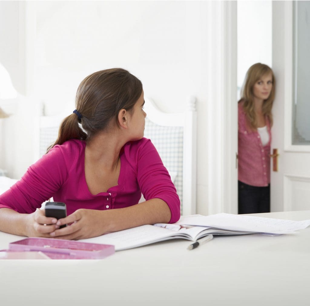 8 tips for parents to avoid homework battles